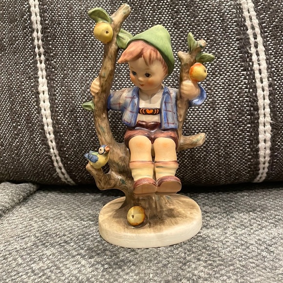 Hummel | Accents | Vintage Goebel Hummel Apple Tree Boy Bird No 42i ...